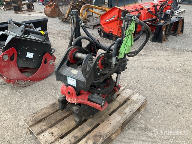 2018 Rototilt R4 24 in Tiltrotator Quick Coupler | Ritchie Bros ...