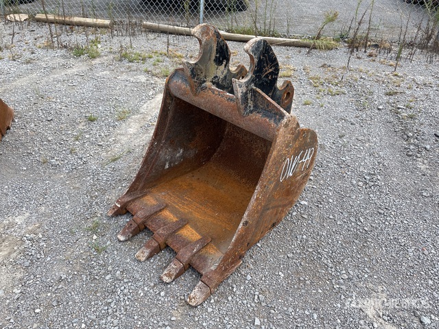 Kubota 24 in Digging Excavator Bucket | Ritchie Bros. Auctioneers