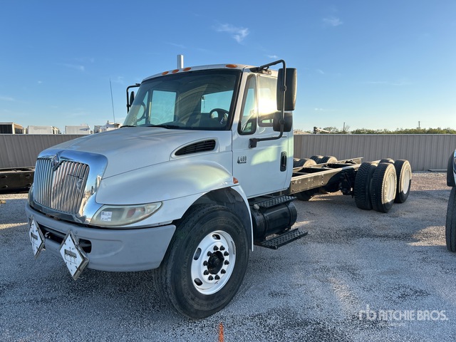 2005 International 4400 DT530 6x4 Cab and Chassis (Inoperable ...