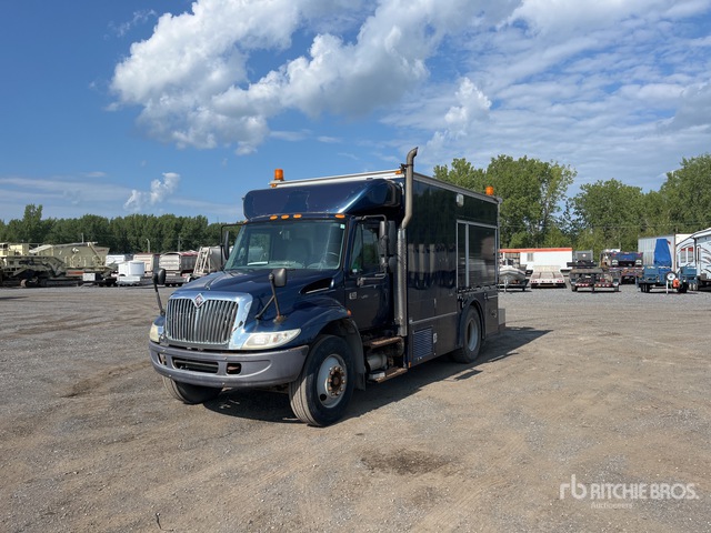 2005 International 4300 4x2 Utility Truck | Ritchie Bros. Auctioneers