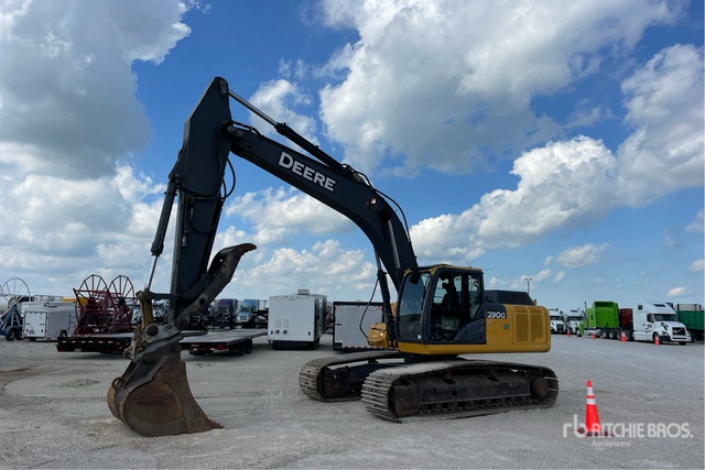 2011 John Deere 290G LC Tracked Excavator | Ritchie Bros. Auctioneers