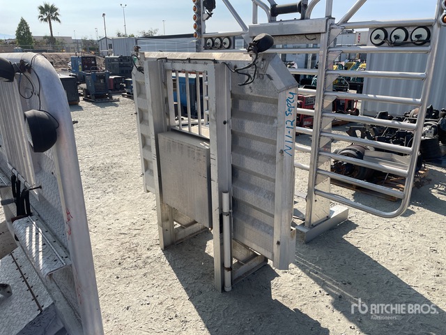 Aluminum Headache Rack | Ritchie Bros. Auctioneers