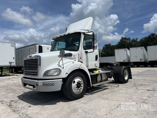 2015 Freightliner M2 112 4x2 S/A Day Cab Truck Tractor in Plant City ...
