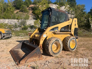 2003 Cat 236 Skid Steer Loader in Springfield, Missouri, United States ...