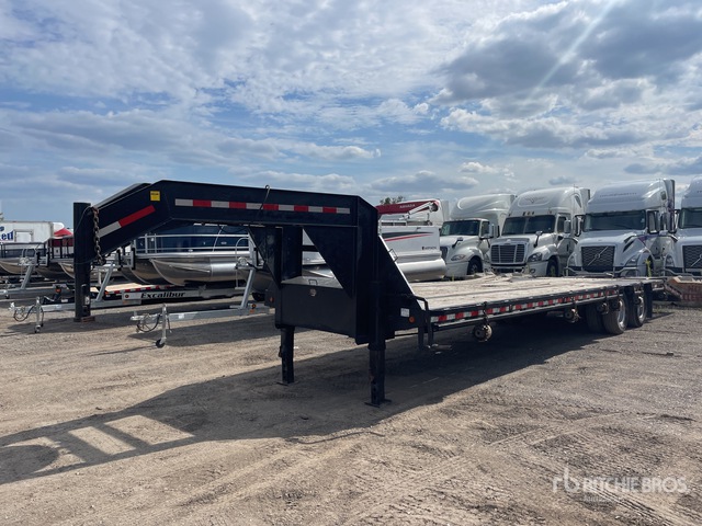 2011 Load Max 33 ft T/A Gooseneck Equipment Trailer | Ritchie Bros ...