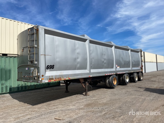 2005 Universal 47 ft Quad/A Refuse Trailer | Ritchie Bros. Auctioneers
