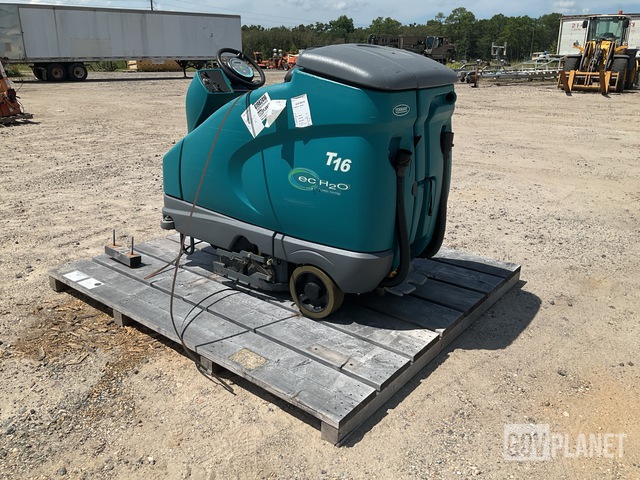 Surplus Tennant T16 Floor Scrubber in Saraland, Alabama, United States ...