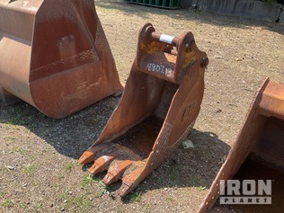 WB 24 in Digging Excavator Bucket - Fits Komatsu PC228, Twinsburg, Ohio ...