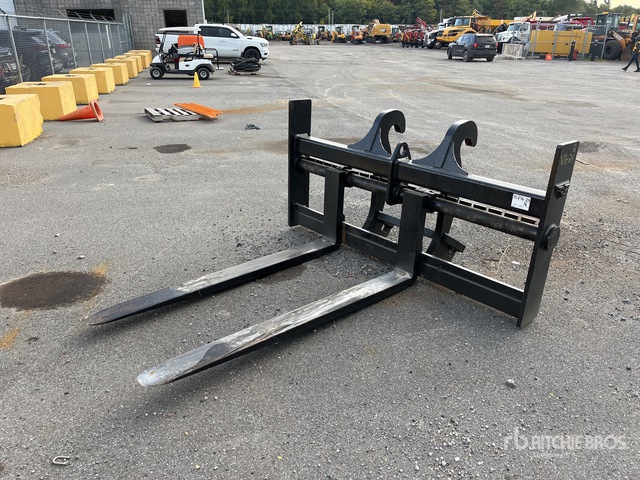 RF 72 in Q/C Wheel Loader Forks - Fits Cat 938M | Ritchie Bros. Auctioneers