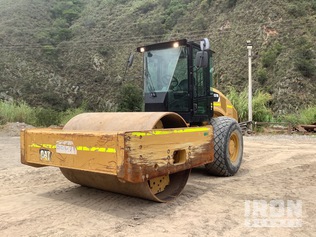 2019 Cat CS78B Smooth Drum Compactor in Pamplonita, Santander, Colombia ...