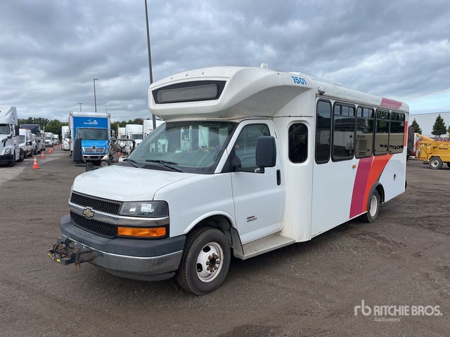 2014 Chevrolet 4500 4x2 20-Seat Bus | Ritchie Bros. Auctioneers