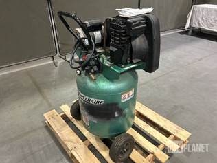 Surplus Grainger Speedaire 4YN50 Air Compressor in Chambersburg ...