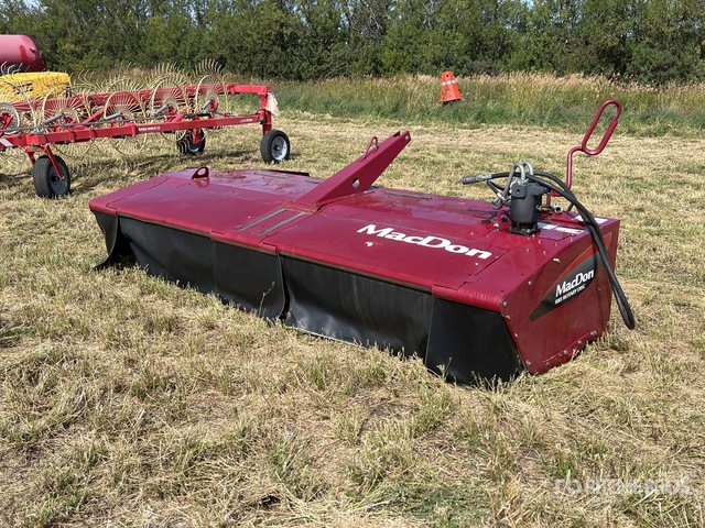 2012 MacDon R85 13 ft Front Tête de coupe pour faucheuse | Ritchie Bros ...