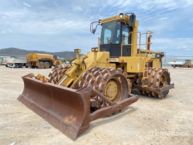 1989 Cat 825C Soil Compactor | Ritchie Bros. Auctioneers