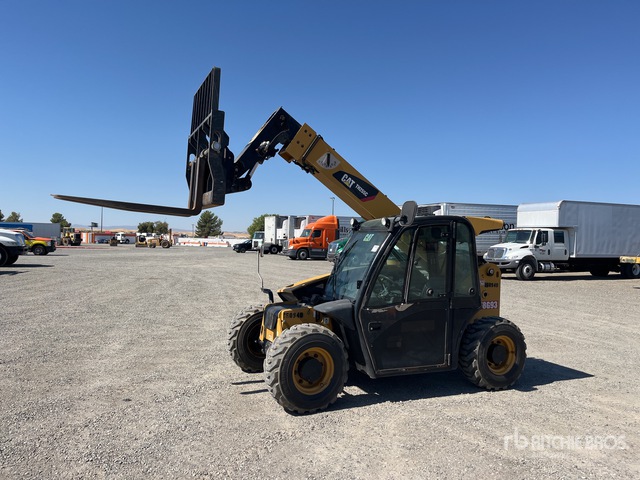 2017 Cat TH255C Telehandler | Ritchie Bros. Auctioneers