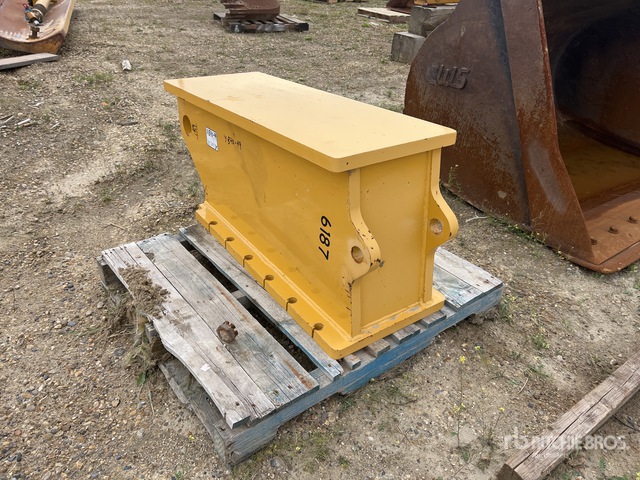 Motor Grader Push Block | Ritchie Bros. Auctioneers