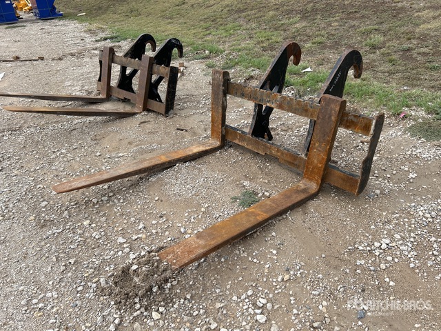 Cat 60 in Wheel Loader Forks - Fits Cat 930K | Ritchie Bros. Auctioneers