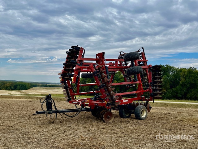 2015 Versatile TD600 42 ft Tandem Disc | Ritchie Bros. Auctioneers
