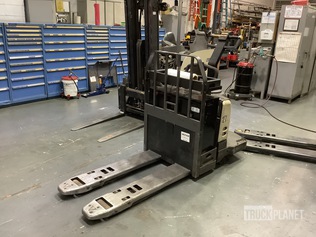 Crown PE4000-60 6000 lb Electric Pallet Jack in Cottonwood, Alabama ...