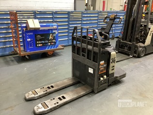 Crown PE4000-60 6000 lb Electric Pallet Jack in Cottonwood, Alabama ...