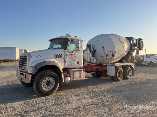 2015 Mack GU713 8x4 Mixer Truck | Ritchie Bros. Auctioneers