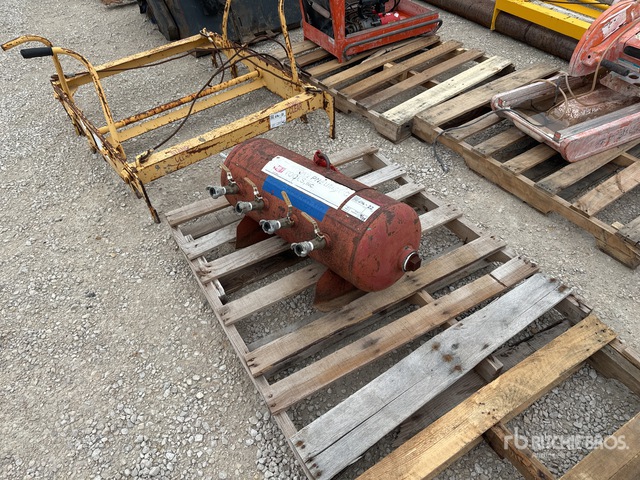 Portable Steel compressed air distribution Air Tank | Ritchie Bros ...