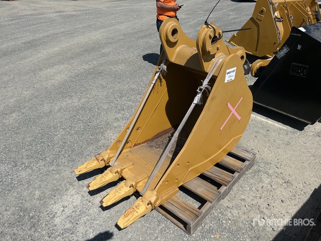 Cat 353-1576 26 in Excavator Bucket | Ritchie Bros. Auctioneers