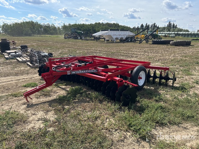 International 32 14 ft Tandem Breaking Disc | Ritchie Bros. Auctioneers