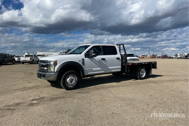2021 Ford F-450 XLT 4x4 Crew Cab Flatbed Truck | Ritchie Bros. Auctioneers