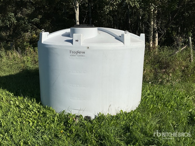 Free Form 1250 gal Water Tank | Ritchie Bros. Auctioneers