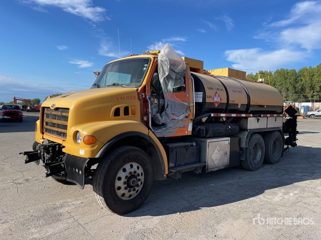 Etnyre on 2003 Sterling LT7500 6x4 Asphalt Distributor Truck | Ritchie ...
