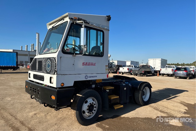 2017 Capacity Sabre 5 4x2 Spotter Truck | Ritchie Bros. Auctioneers