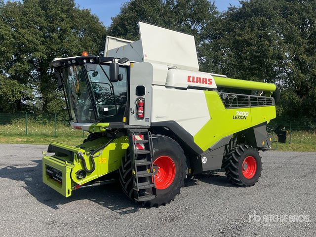 2021 Claas Lexion 7400 Synflow Hybrid Combine Harvester | Ritchie Bros ...