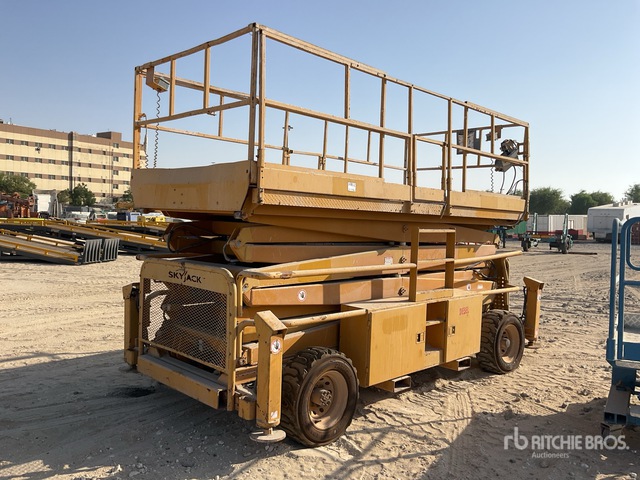 2015 Skyjack SJ9250 RT 4x4 Diesel Scissor Lift | Ritchie Bros. Auctioneers