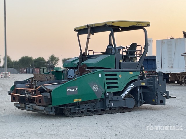 2015 Vogele SUPER 1800-2L Track Asphalt Paver | Ritchie Bros. Auctioneers