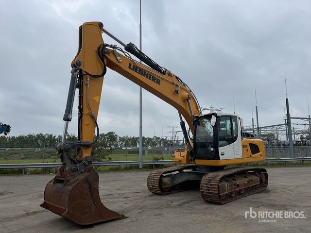2016 Liebherr R924 LC Tracked Excavator | Ritchie Bros. Auctioneers