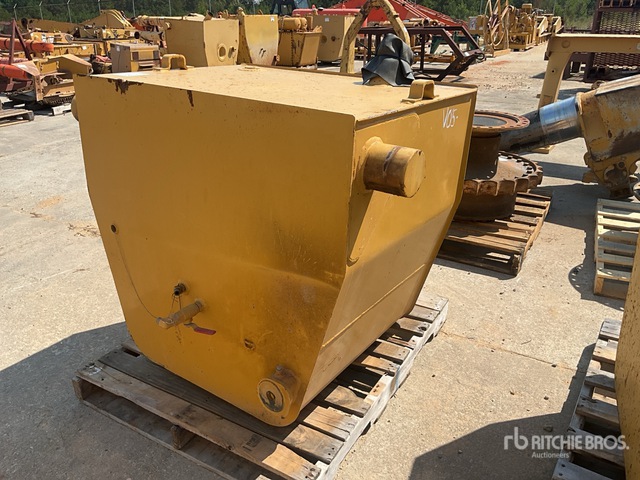 Cat 773 Fuel Tank - Fits CAT | Ritchie Bros. Auctioneers