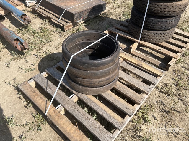 Packer Wheel And (4) Packer Wheel Covers | Ritchie Bros. Auctioneers