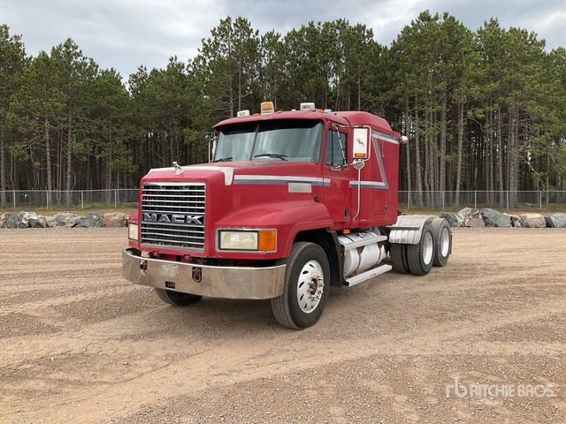 1999 Mack CH613 6x4 T/A Sleeper Truck Tractor | Ritchie Bros. Auctioneers