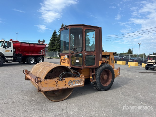 1987 Case 602B Smooth Drum Compactor | Ritchie Bros. Auctioneers