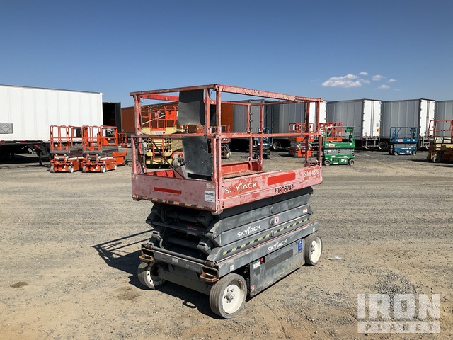 2014 Skyjack SJIII 4626 Electric Scissor Lift | Ritchie Bros. Auctioneers