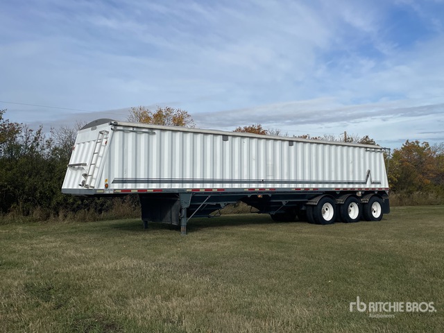 1998 Advance 44 ft Tri/A Grain Trailer | Ritchie Bros. Auctioneers