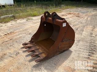 Quest 48 in Excavator Bucket, Raleigh, North Carolina, Estados Unidos ...