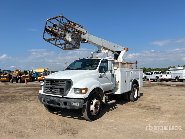 Altec AP36 on 2000 Ford F-650 4x2 Bucket Truck | Ritchie Bros. Auctioneers