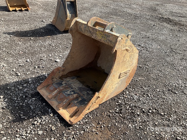 Whites 600 mm Digging Excavator Bucket | Ritchie Bros. Auctioneers