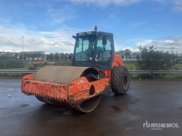 2011 Hamm 3412 Smooth Drum Compactor | Ritchie Bros. Auctioneers