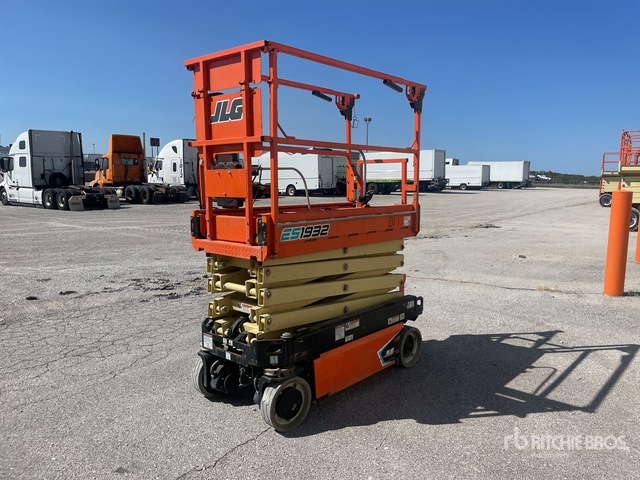 2021 JLG ES1932 Electric Scissor Lift | Ritchie Bros. Auctioneers