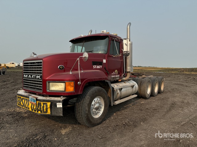 2001 Mack CL733 8x4 Tri/A Day Cab Truck Tractor | Ritchie Bros. Auctioneers