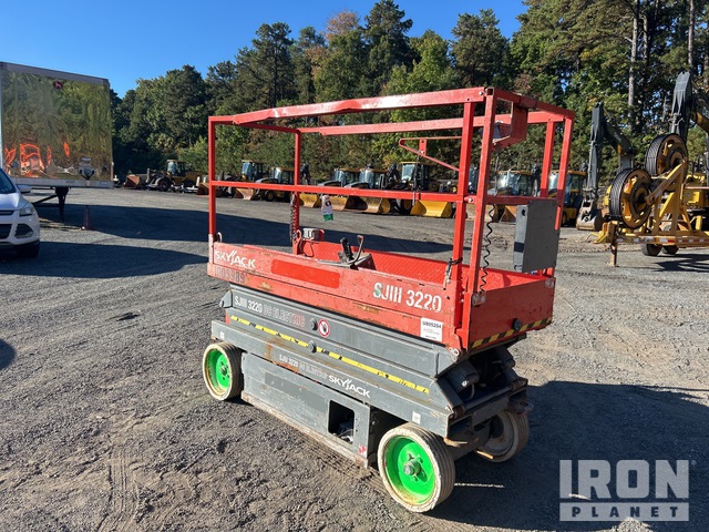 2013 Skyjack SJIII 3220 Electric Scissor Lift in North East, Maryland ...