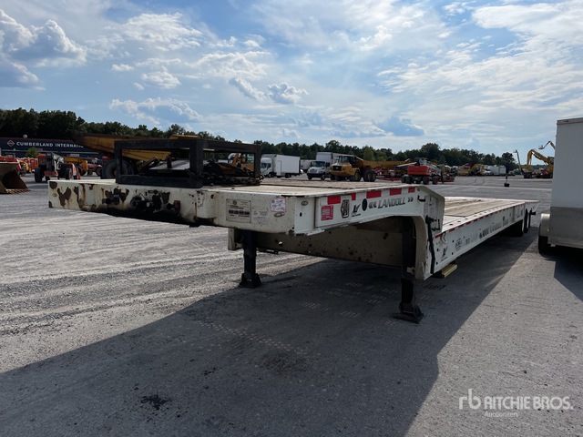 2017 Landoll 930D T/A Hydraulic Tail Trailer | Ritchie Bros. Auctioneers